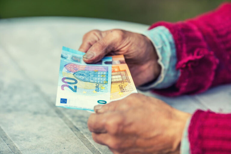 Συντάξεις στα 62 χρόνια: Ποιοι είναι οι τυχεροί
